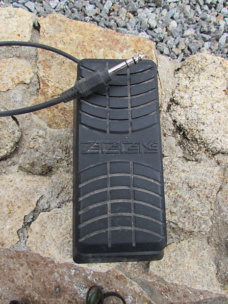 Zoom Volume Pedal 2000's Black | Reverb