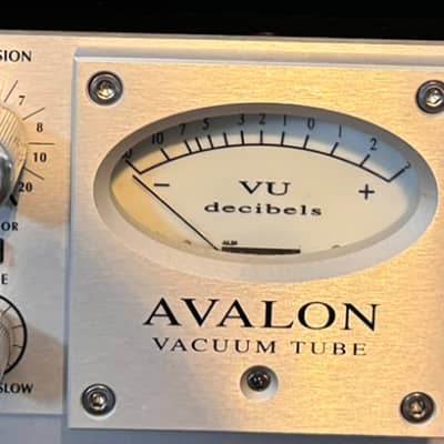 Avalon VT 737SP Black / Tube Preamp/Compressor/EQ | Reverb Deutschland