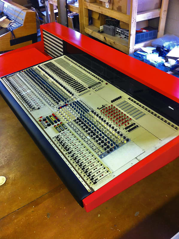 Sphere Eclipse C 40-Channel Mixing Console Red | Reverb