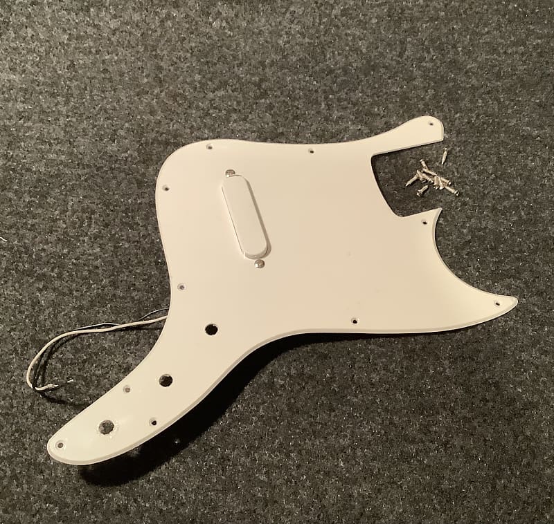 Squier Bronco Bass Pickguard w/Pickup 2019 | Reverb