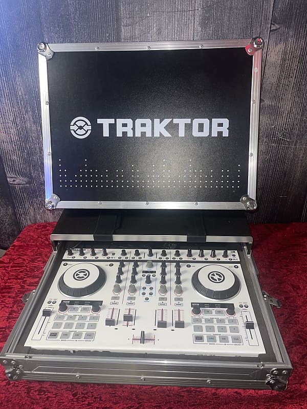 Kontrol S4 MK2 DJ Controller (Brooklyn, NY) | Reverb