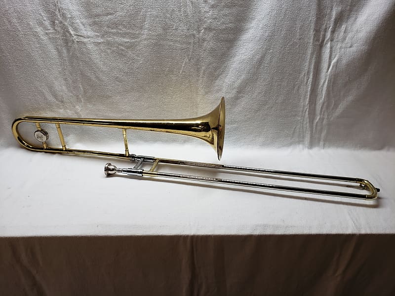 Bach USA Student Tenor Trombone w/ Lightweight Slide, Case | Reverb