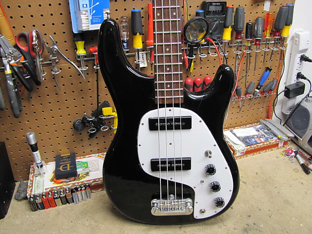 Guild SB 202 1982 - Black | Reverb