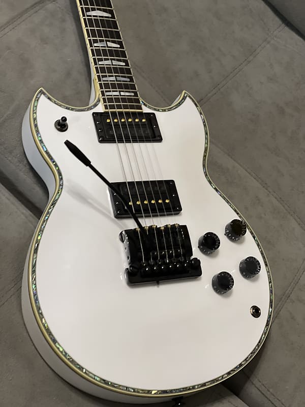 Yamaha SG-2000 Pearl White | Reverb