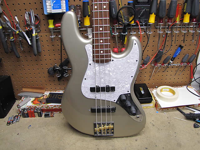 Fender Jazz Bass 1983 USA 62 RI Stack knob neck & USA Warmoth | Reverb