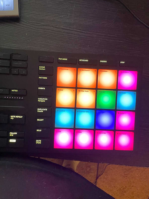 Native Instruments MASCHINE MIKRO MK3 2020s | Reverb
