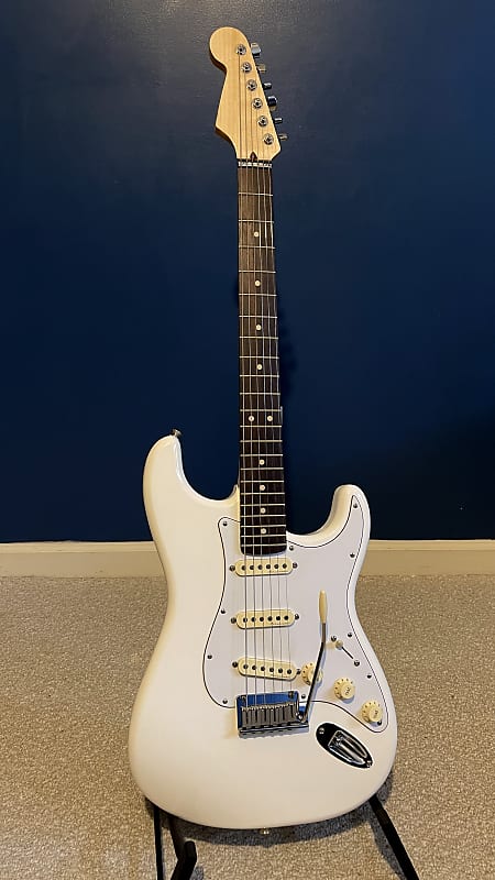 Fender Jeff Beck Reverse-Headstock Custom Stratocaster | Reverb