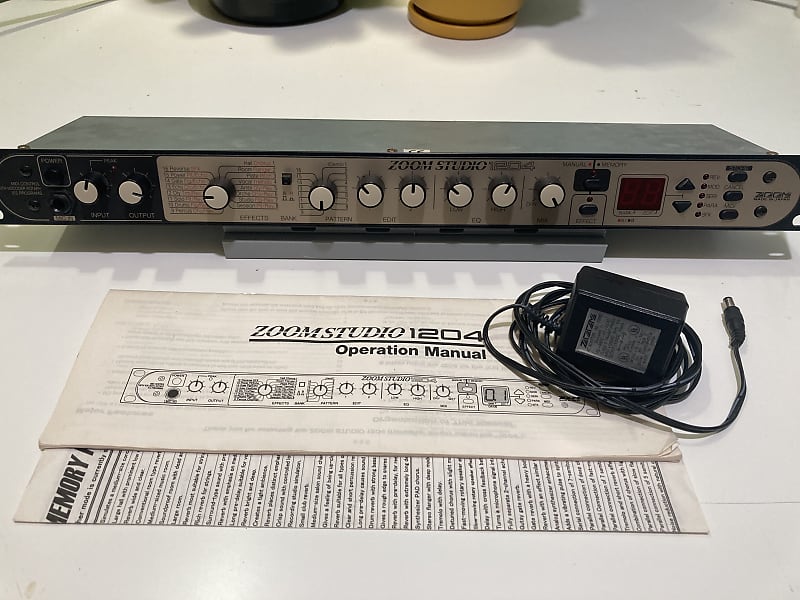 Zoom Studio 1204 - Stereo Delay, Reverb, Vocoder | Reverb