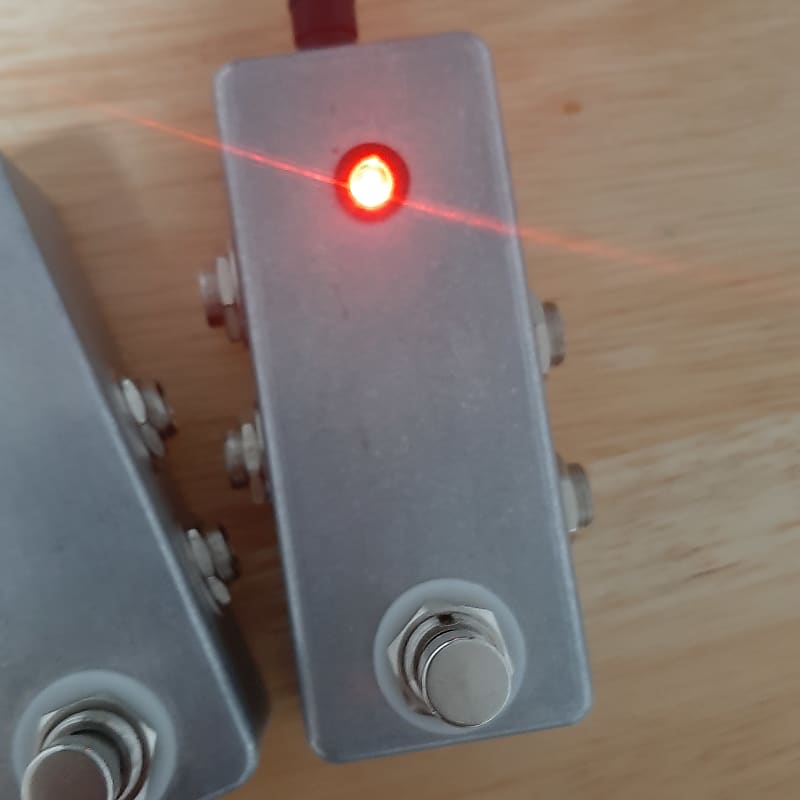 Compact Looper w/ Red LED | Reverb