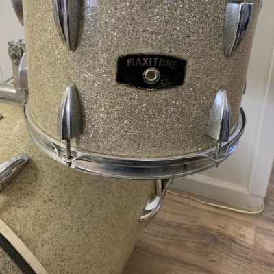 Maxitone by Pearl 1960s Gold / Silver Sparkle Stencil Drum | Reverb