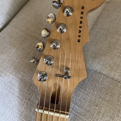 Reverend Club King RB w/custom pickgaurd + Vibramate String | Reverb