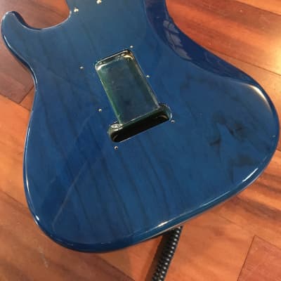 Fender Deluxe Player Strat Sapphire Blue Transparent Ash | Reverb