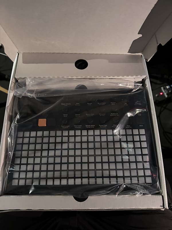 Polyend Play + Sample-Based MIDI Groovebox 2022 - | Reverb Canada Polyend Play + Sample-Based MIDI Groovebox 2022 - | Reverb Canada