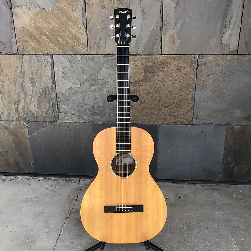 Used Larrivee P01 Parlor with Hard Case | Reverb