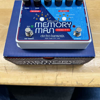 Electro Harmonix Deluxe Memory Man | Reverb