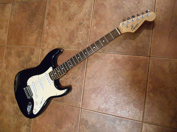Squier Strat Black & Cream Special Edition. Fender. | Reverb