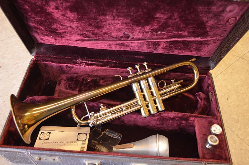F.E. Olds & Sons SUPER OLDS Trumpet & Original case in Super | Reverb