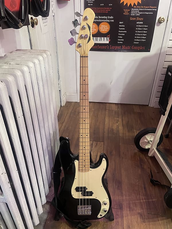 Dean Paramount Bass Guitar | Reverb