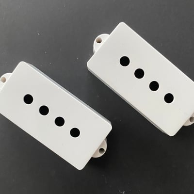 Allparts White P-Bass Pickup Covers 2022 - White | Reverb