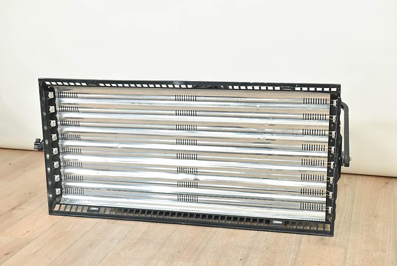 Kino Flo Image 80 DMX Light Fixture (No Lamps) | Reverb Australia