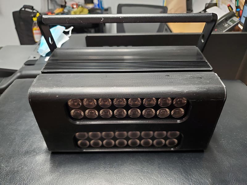 Chroma-Q CHCS2 Color Split RGBA LED Fixture | Reverb