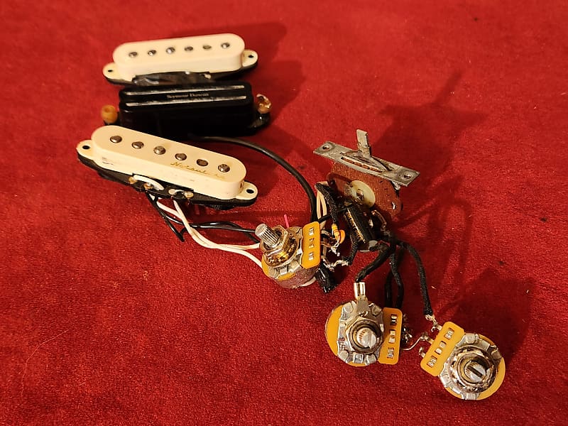 S-Style Electronics - Fender Noiseless Single-Coils/Seymour | Reverb