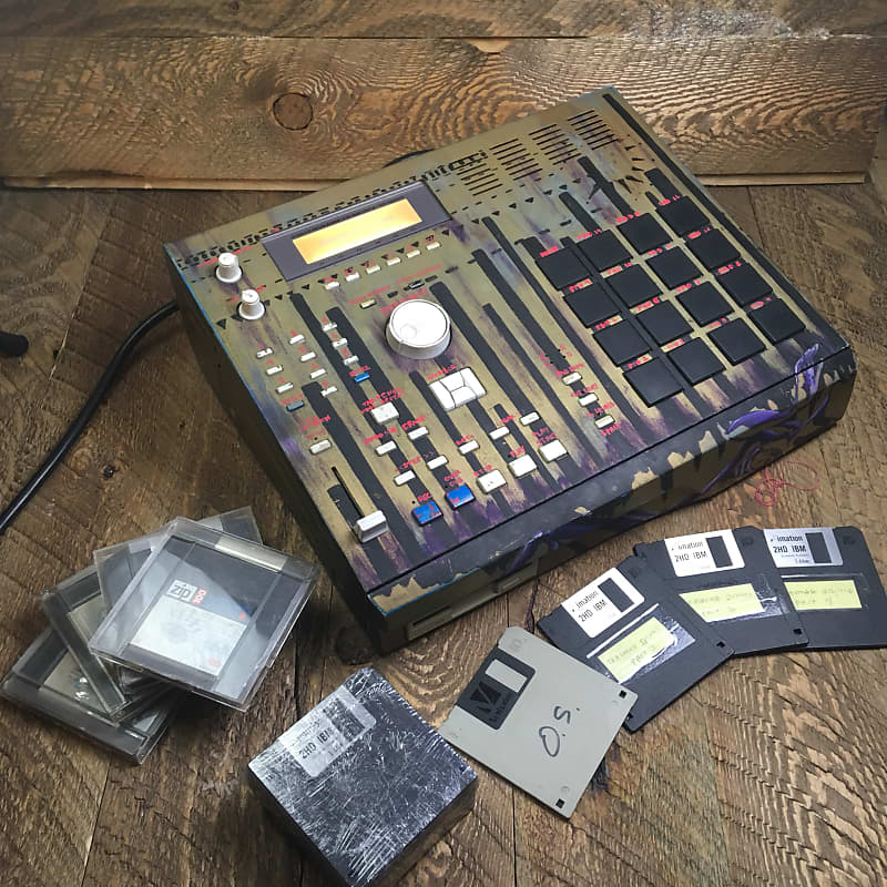 Akai MPC2000 with Custom paint Job | Reverb