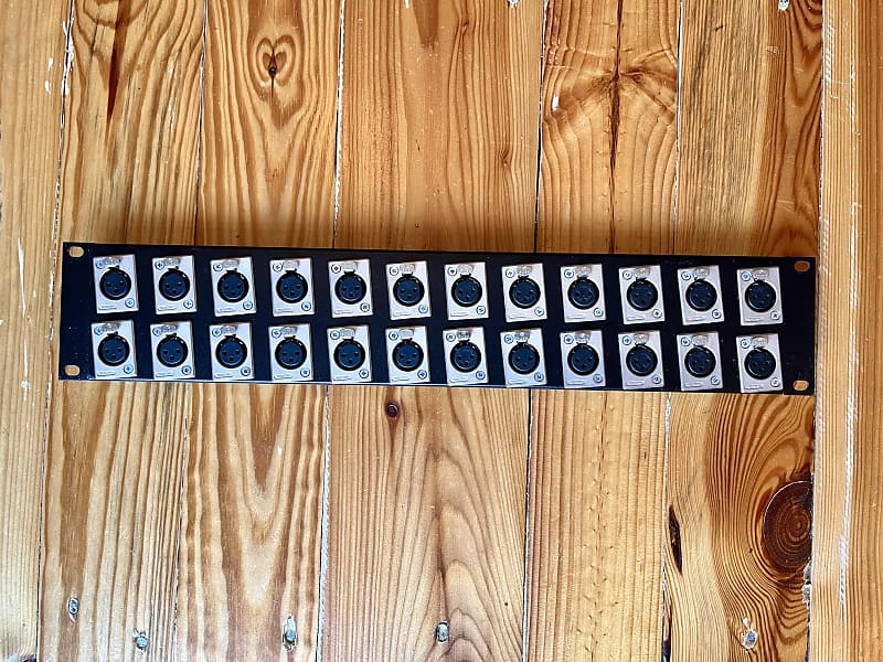 Neutrik 2 HE 19 Zoll Rack Panel 24 XLR Female Blende Patch | Reverb