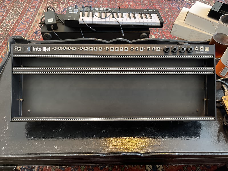 Intellijel 4U 104HP Palette Case (with stand) | Reverb