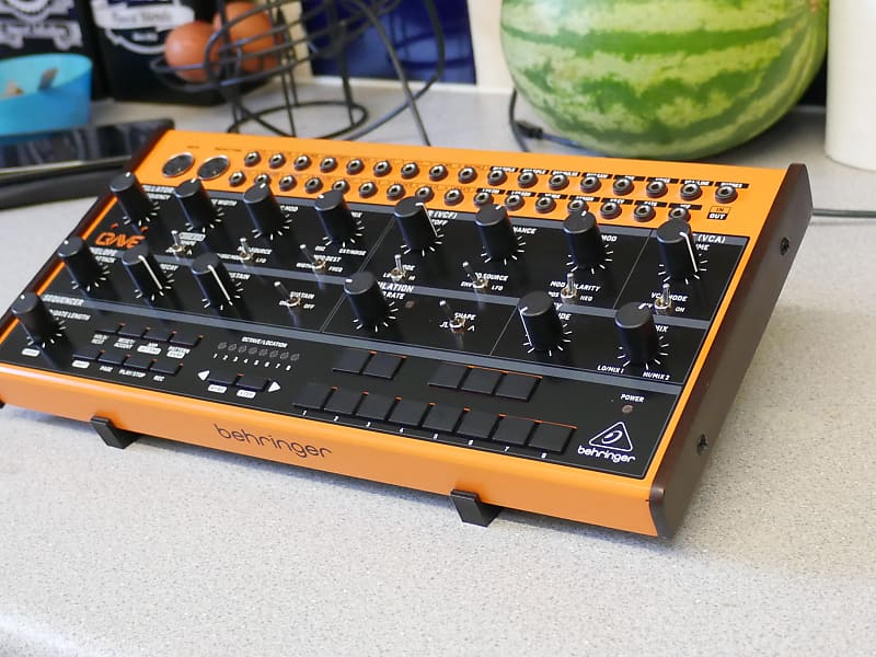 Behringer Crave / Edge 22° Tabletop Desktop Studio | Reverb France