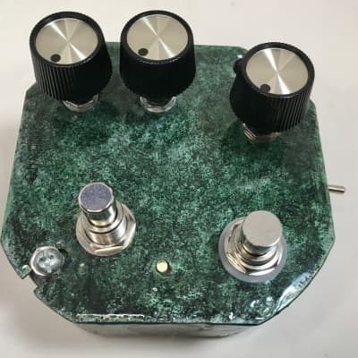 Dillion deluxe Tremolo system with Brass rollers in Chrome . | Reverb