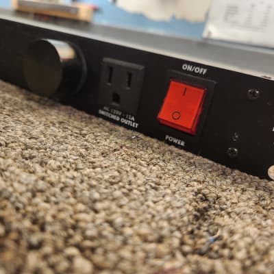 Furman Rack Power Conditioner Model M-8D | Reverb