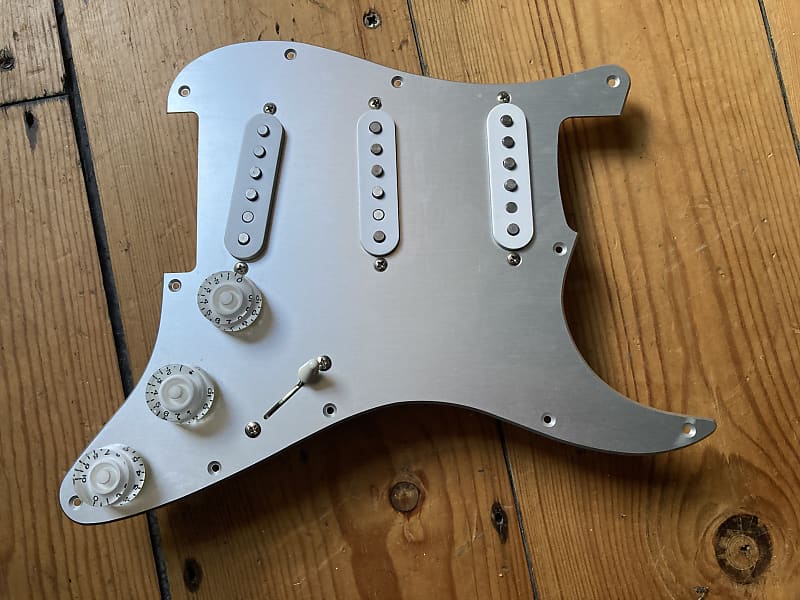 Unbranded Loaded Stratocaster Scratchplate 2000s - Metal | Reverb UK