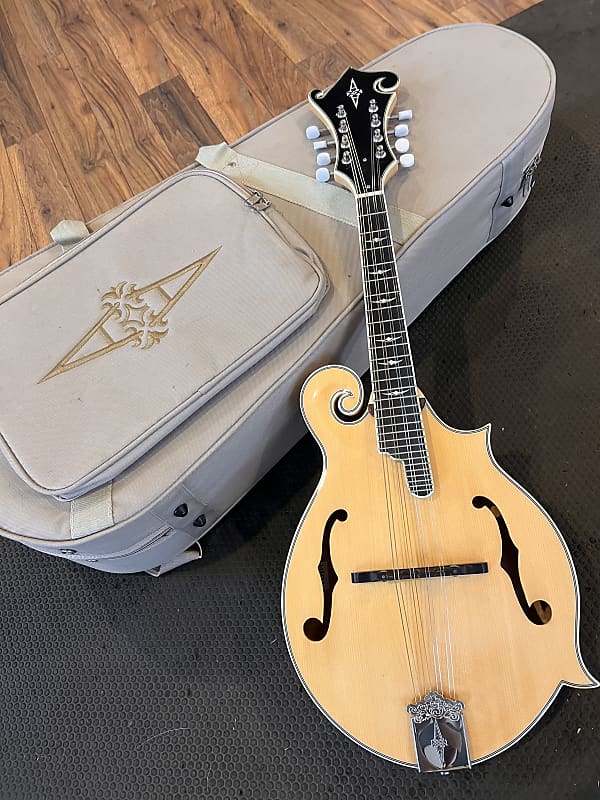 Alvarez F1, F-style mandolin | Reverb