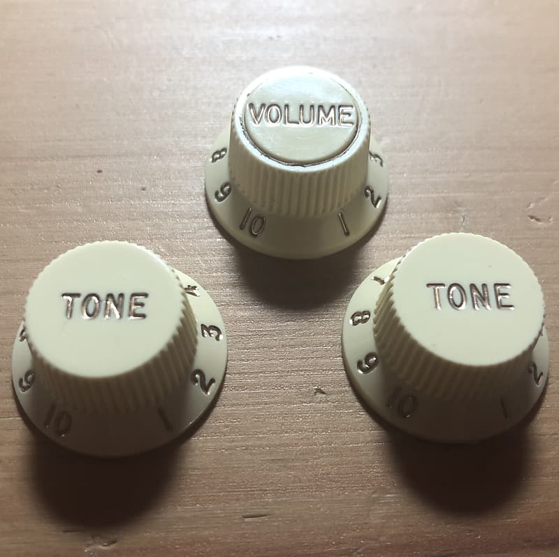 Fender - S-1 Volume Knob & Two Tone Knobs - Aged White | Reverb UK