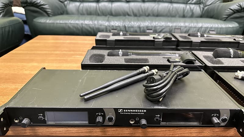 Sennheiser True Diversity Receiver EM 2050 System - 2 | Reverb