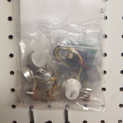 Fender Stratocaster pre amp mid boost 25 db - Eric Clapton - | Reverb