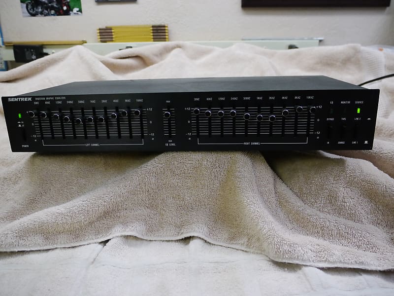 Sentrek SHQ 2200B Graphic Equalizer | Reverb Canada