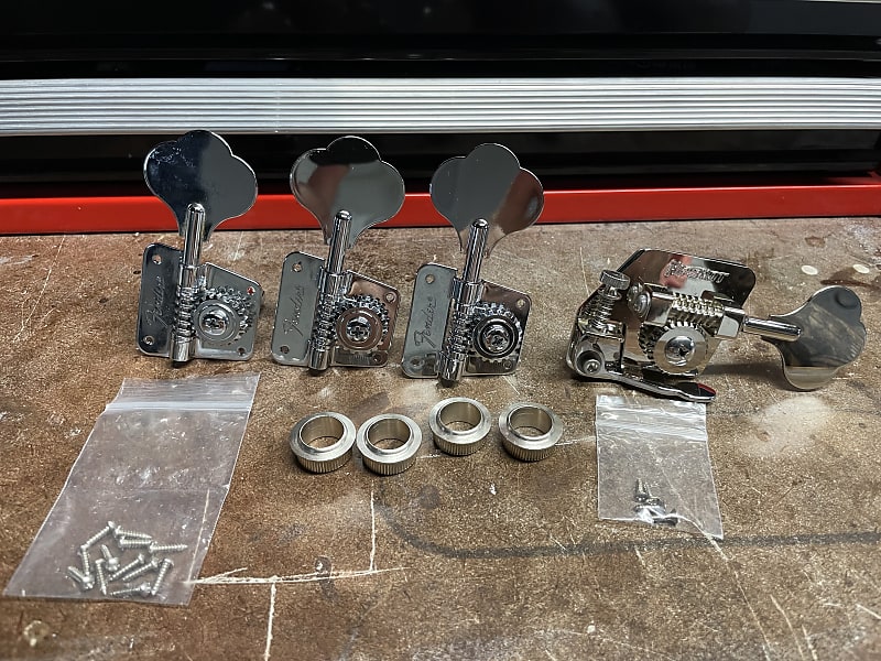 Fender Vintage-Style '70s Bass Tuning Machines (Import), | Reverb