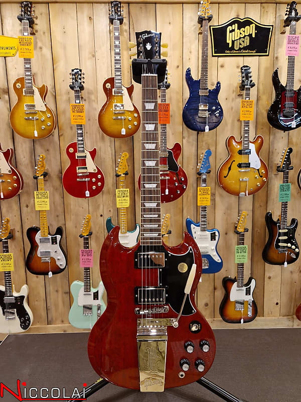 Gibson SG Standard 61 Maestro Vibrola Vintage Cherry | Reverb UK
