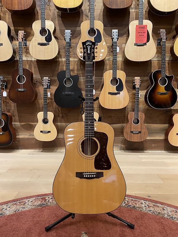 Excellent Guild USA D-40 Traditional Acoustic-Electric | Reverb