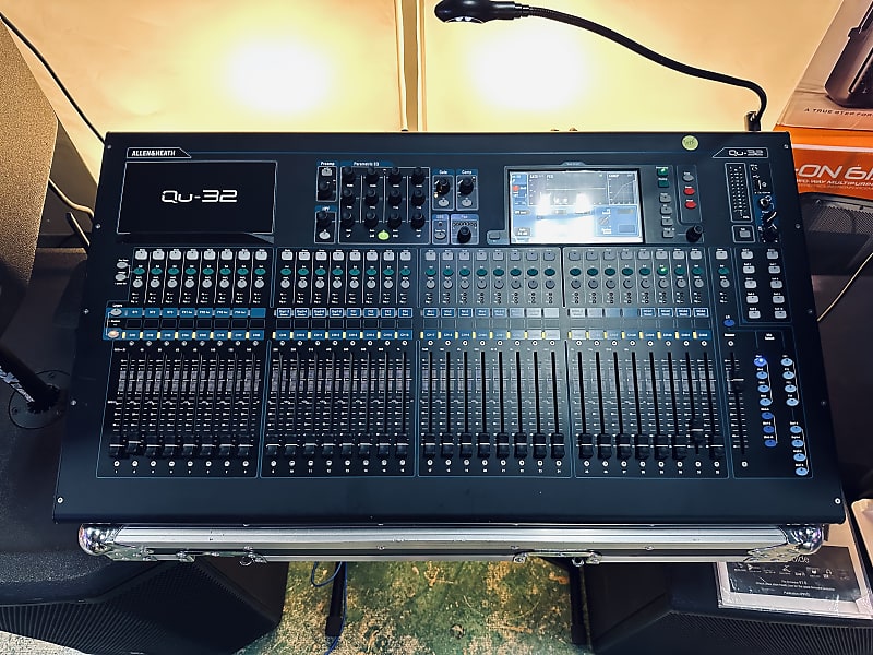 Allen & Heath QU-32 PACKAGE DEAL | Reverb