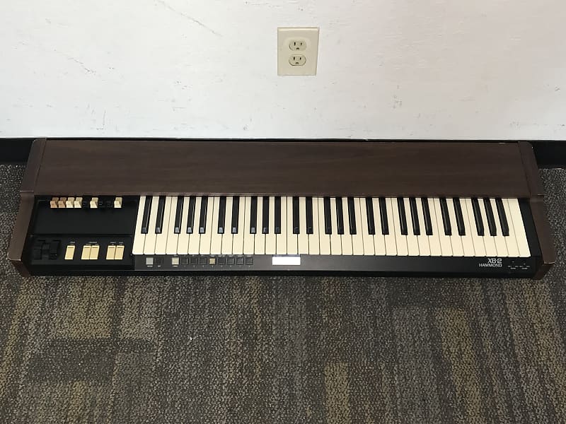 Hammond XB2 - Single Keyboard - Organ with Drawbars/Built in | Reverb