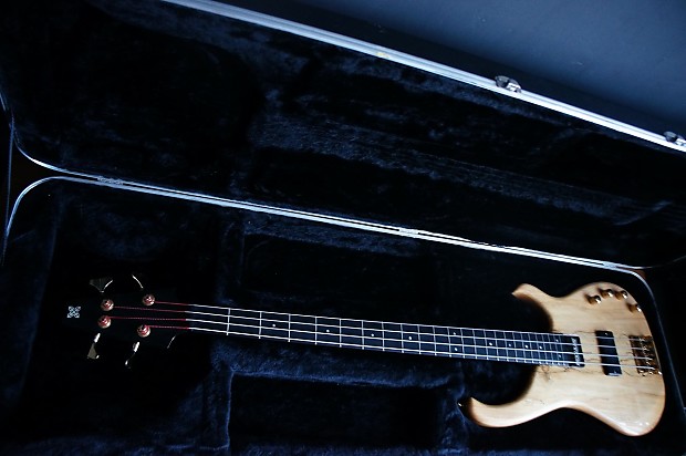 Modulus Quantum Bass 1996 Natural/Glass with original hard | Reverb UK