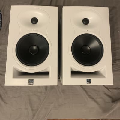 TWO Kali Audio LP-6 V2 Active Studio Monitors 2021 - Present | Reverb