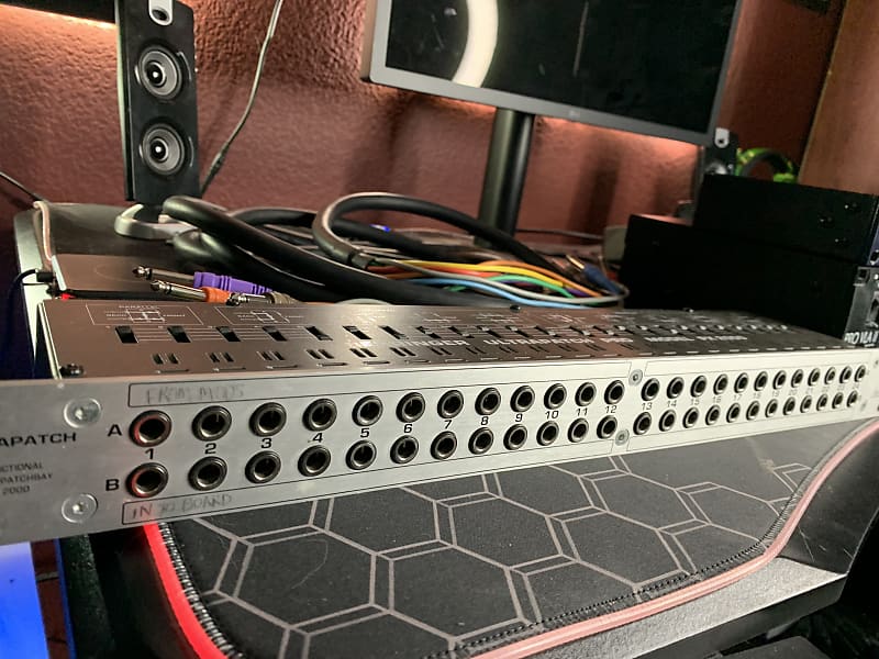 Behringer Ultrapatch Pro PX2000 48-Point TS Patchbay (With | Reverb