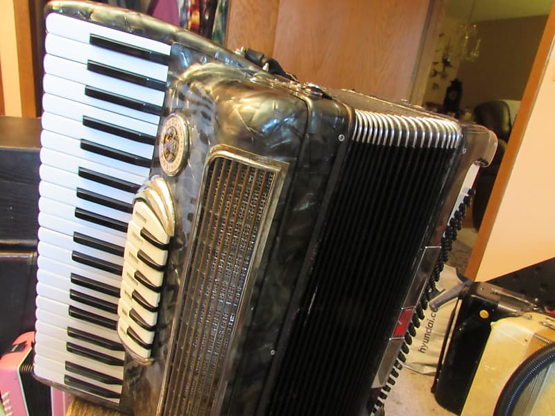 Accordion Lo Duca Bros.,4/5 reeds,18.75" KB,23 lbs,LMMH | Reverb