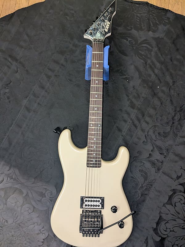 B.C. Rich Rave st series 85 - Pearl white | Reverb
