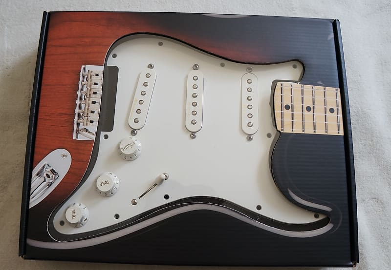 Fender Vintage Noiseless SSS Pre-wired Stratocaster Pickguard | Reverb