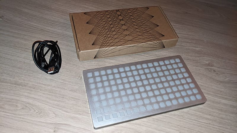 MONOME Grid 2018 Varibright | Reverb